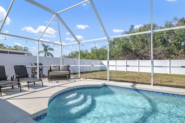 Heated Pool, Community Amenities, & More! - Lakewood Ranch, FL