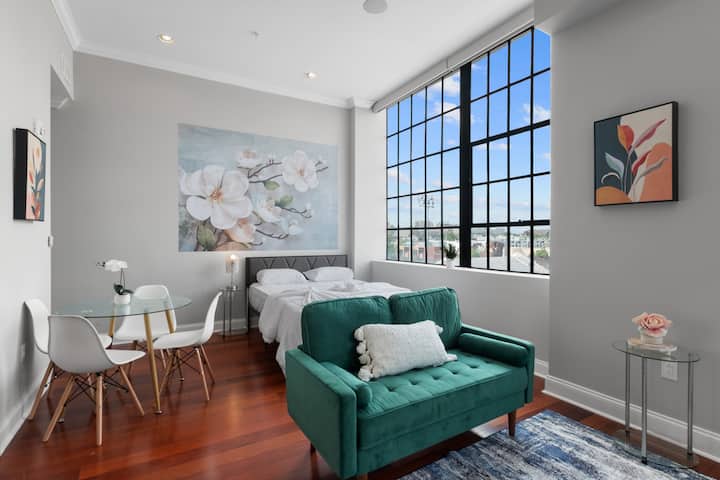 Grand Studio W/ Private Gym - Philadelphia, PA
