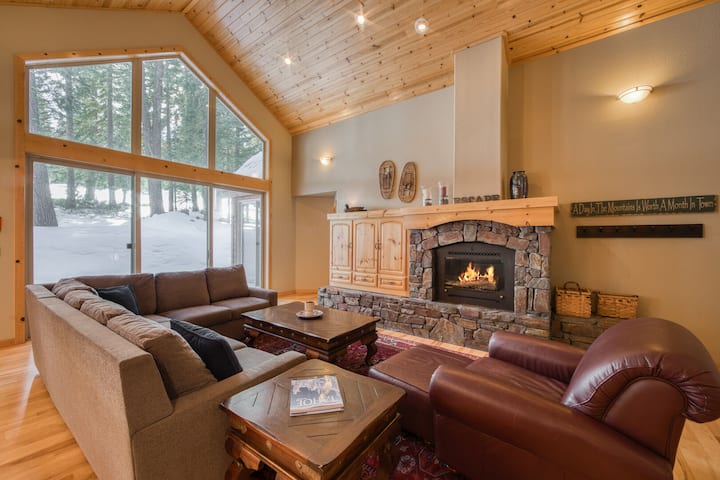 Great Bison Lodge At Tahoe Donner, Hoa - Truckee, CA