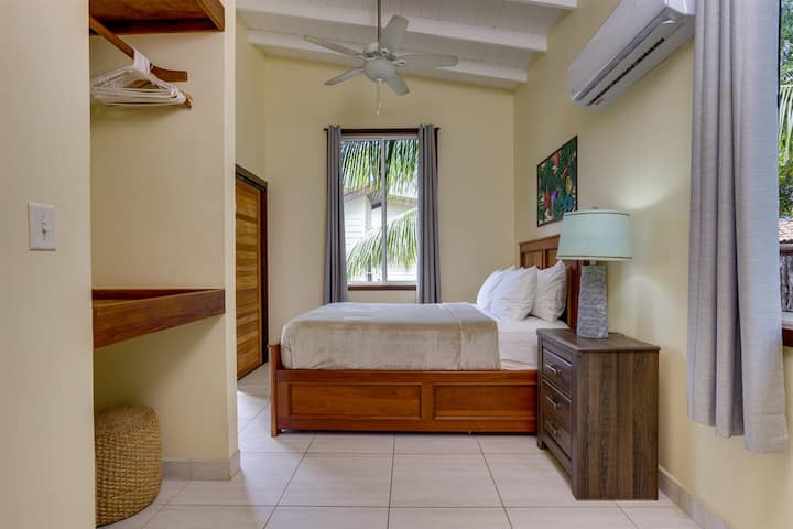 Cozy 1br Casita With Full Kitchen Near The Canal - Belize