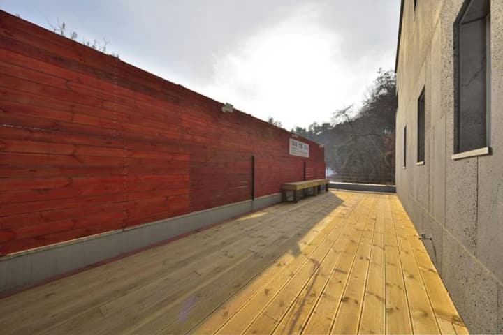 2층 테라스 단독 개별바베큐장 완비 객실, 레몬 (복층) 2층 - Yongin-si