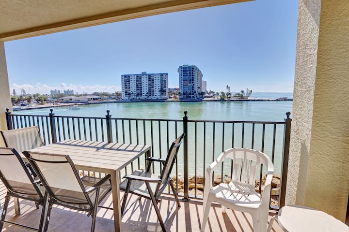 Gorgeous Gulf Views- Land's End 5-305 - St. Pete Beach