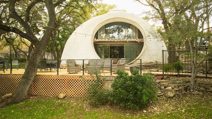 The Dome House  ~An Iconic Stay On Lake Austin~ - Austin, TX