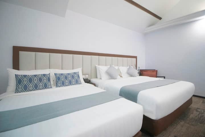 Quad Room In A Refurbished Heritage Hotel - Singapur