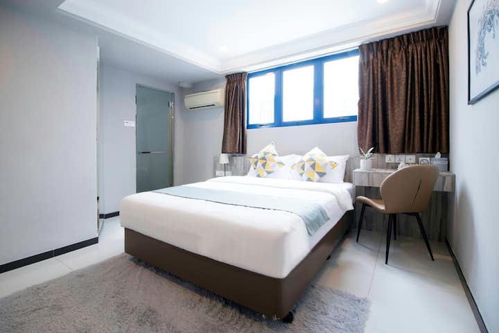 Premier Queen Room Close To Sentosa & Downtown - Clementi