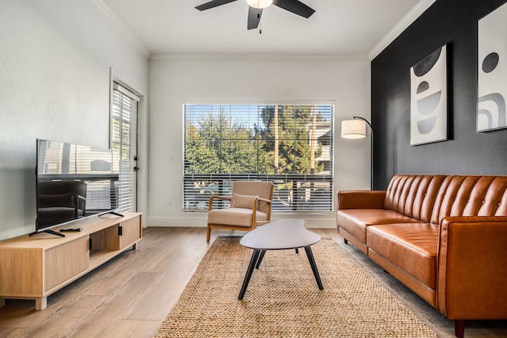 Quiet Modern 2br Pickleball, Pool, Parking, Gym 05 - Chandler, AZ