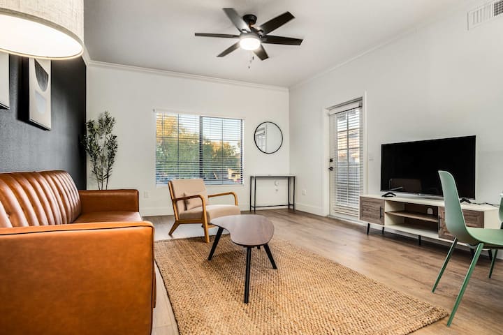 Quiet Modern 1br Pickleball, Pool, Parking, Gym 08 - Chandler, AZ