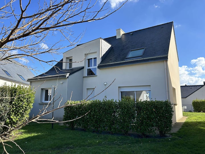 658 - Maison 9p à 10 Minutes De La Plage Du Centre - Erquy