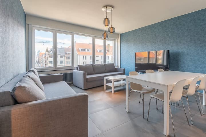 Nice And Bright Apartment With Parking For 8 - Ostend