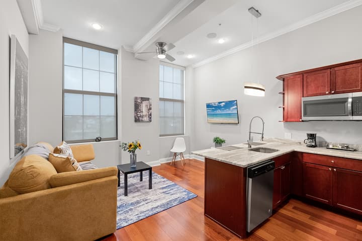 Luxe 1br | Glass Wall + W/d | Umbrella Building - Philadelphia