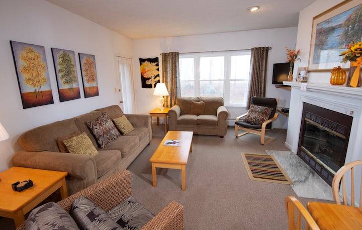 Okemo Retreat! Ski-in/ski-out Condo - Ludlow, VT