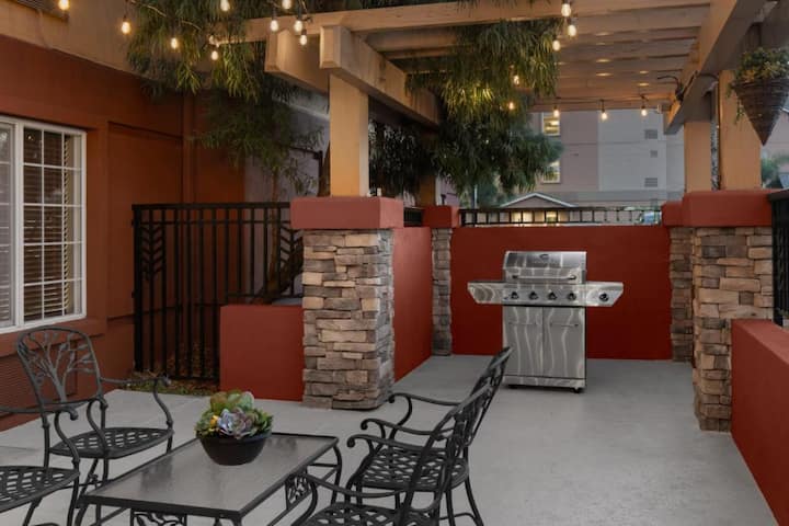 Home Away From Home In Pleasanton | Free Breakfast - Pleasanton, CA
