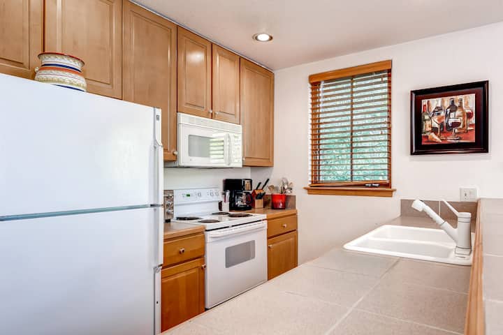 Private Balcony & Fireplace, Access Hot Tub - Edwards, CO