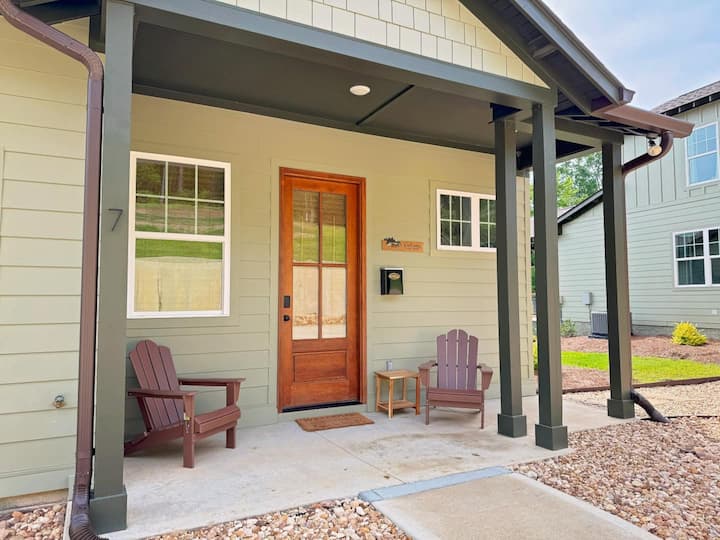 Lakefront Villa @ Bay Pines- Unit 7 - Lake Martin, AL