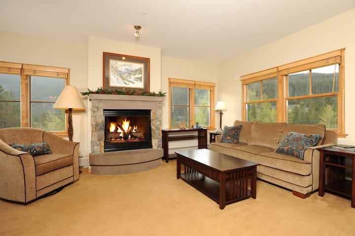 Alpine Getaway For 8! W/ Private Balcony And Views - Keystone, CO