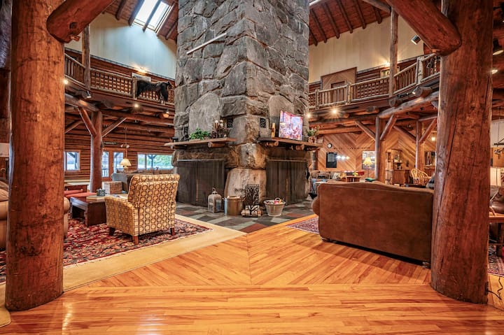 Great Camp Hollywood Hills On 1st Lake - Old Forge, NY