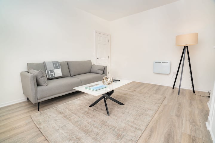 The Cheltenham Suites - Stunning 1 Bed Apartment - Cheltenham