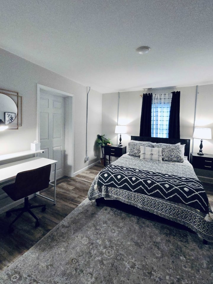 The Market Apts By Nest And Bloom -
Suite 3 (5043) - Camden Park, Huntington