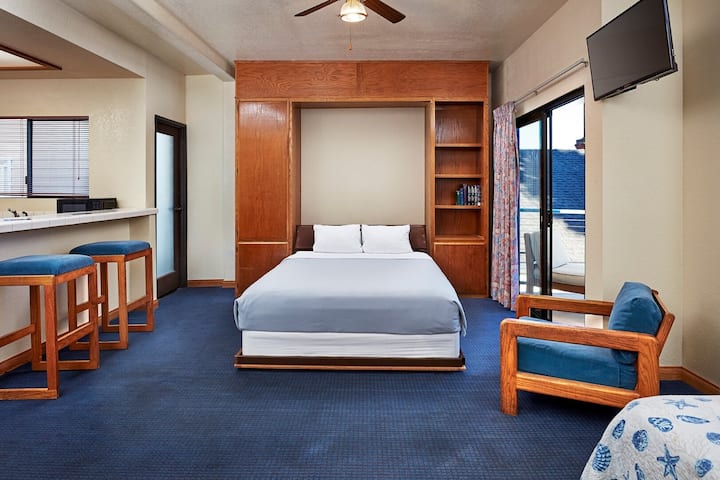 Amazing View From Your Room: 3 Spacious Rooms - Santa Catalina Island, CA