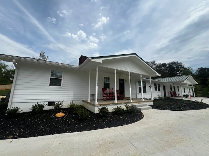 Quaint Lodge 1.5 Miles Dollywood - Sevierville