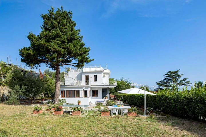 Estate4home - Villa Louise - Sorrento