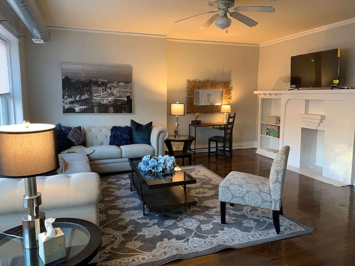 North Chicago Home - Skokie, IL