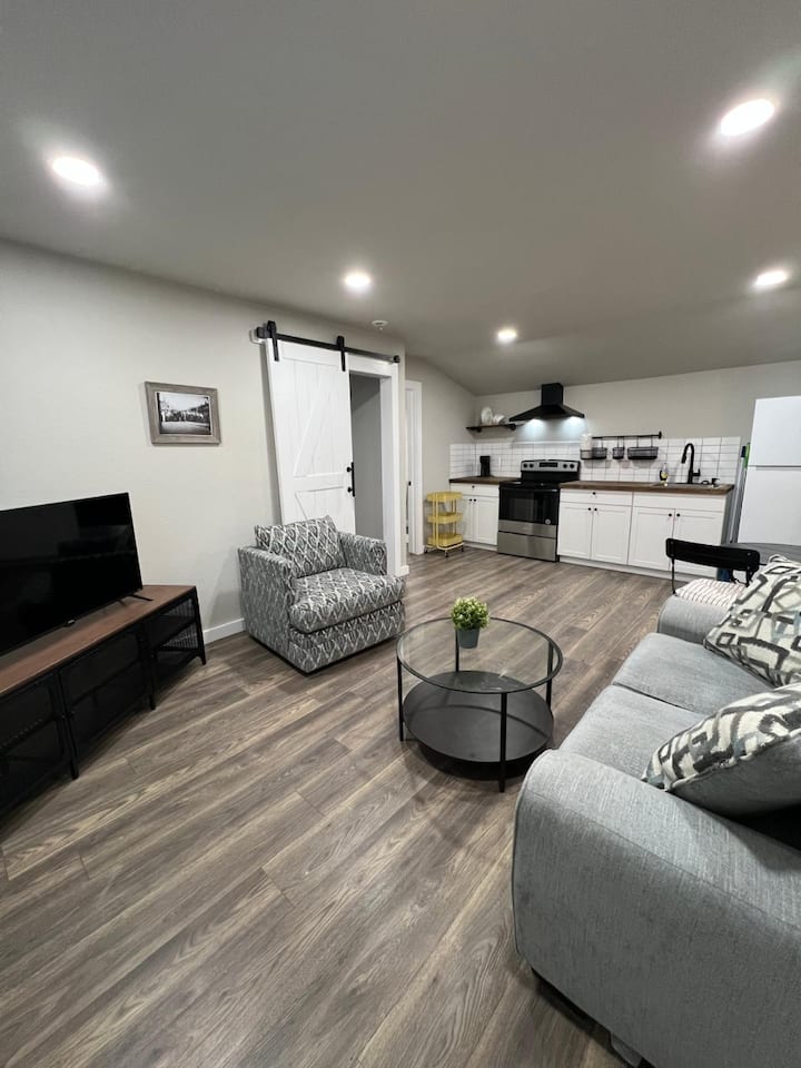 The Bartlett Nook - Holland, TX