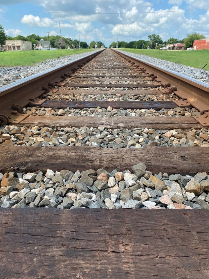 The Bartlett Retreat - Holland, TX