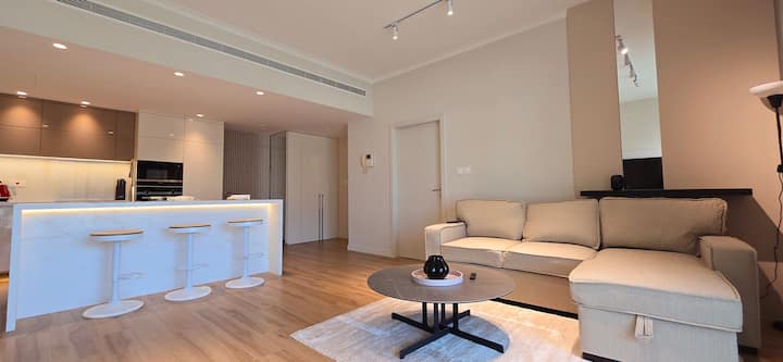 Modern & Cozy 1-bedroom  | The Greens | 716 - Dubai