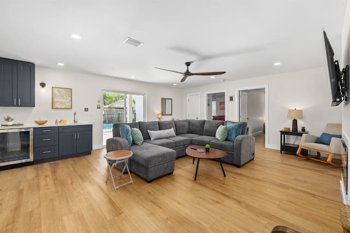 5br Pool Theater Mini Golf | Good Morning Rentals - Atlantic Beach, FL