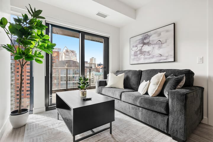 City Lights & River Sights 2br, Ac, Xl Patio, Gym - Calgary