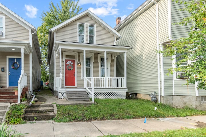 Spacious 2br Retreat • Pet-friendly & Cozy! - Fort Wayne, IN