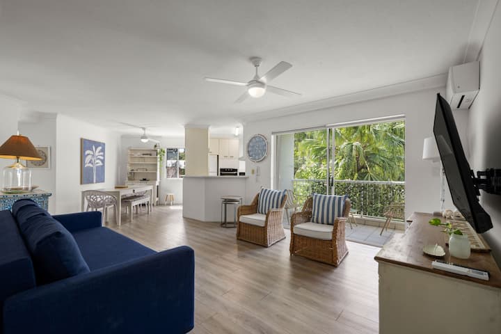 Cosy Central Burleigh Getaway - Gold Coast