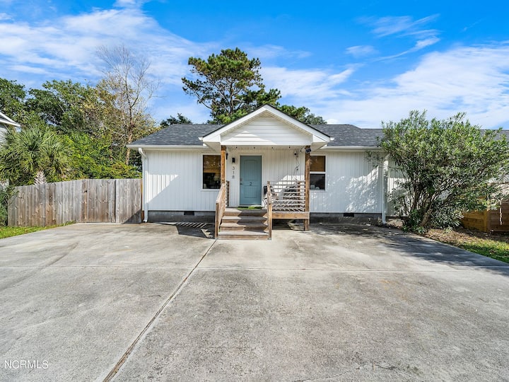 Twin Tides Beach House  Carolina Beach - Unit 2 - Carolina Beach, NC