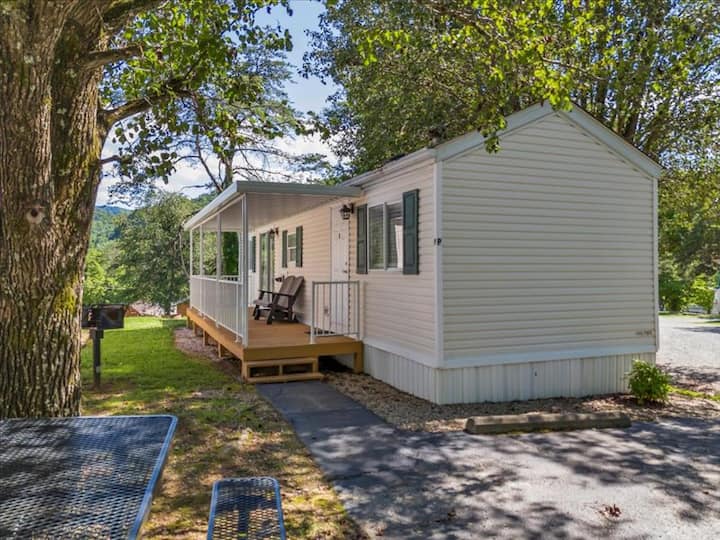 Lovely 2br Cottage In Pigeon Forge - Pigeon Forge, TN
