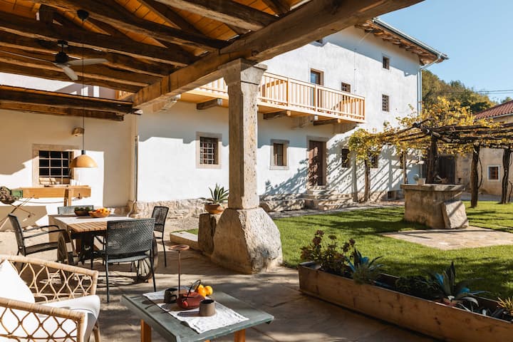 Villa Kobdilj 1835 With Courtyard & 5 Bedrooms - Slovénie