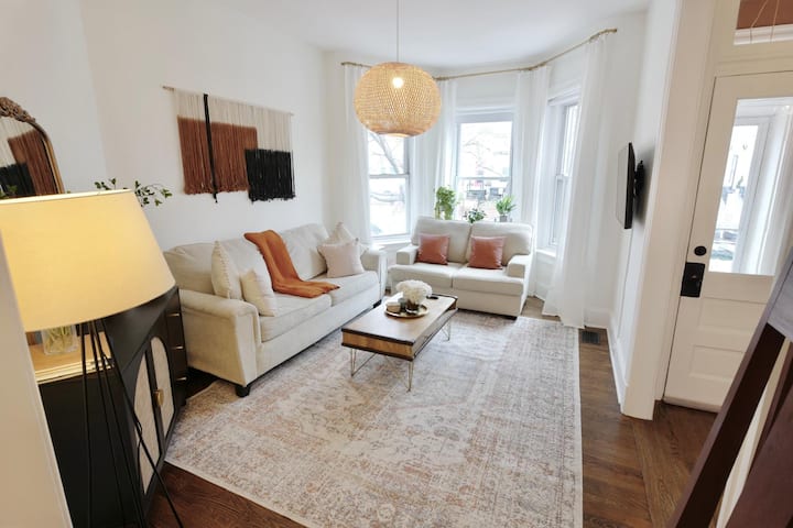 Blue Brick Haven In Union Market - Parking - Washington, DC