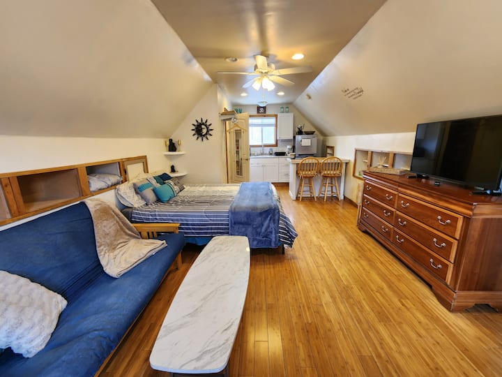 Mountain Views From Private Loft Studio  – Near Dt - Ogden, UT