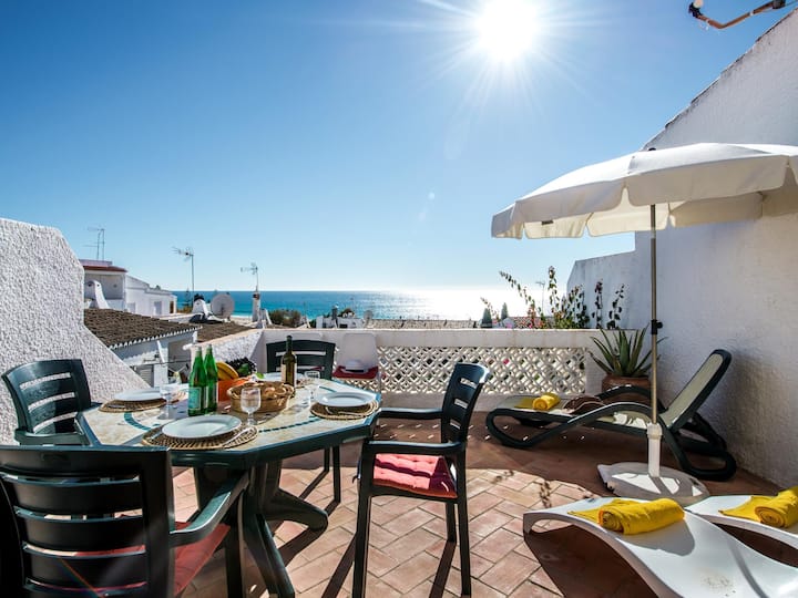 Villa Bort Oss Sea Views & Communal Pool Access - Praia da Luz