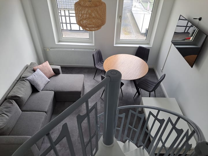 Gemüttliche Maisonettewohnung Mit 3 Zimmern - Solingen