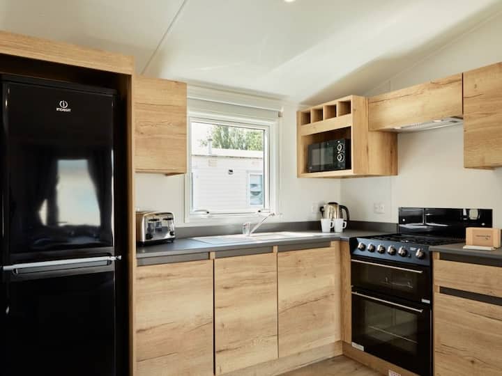 Hayling Island Silver 2 Bed Caravan X006 - West Sussex