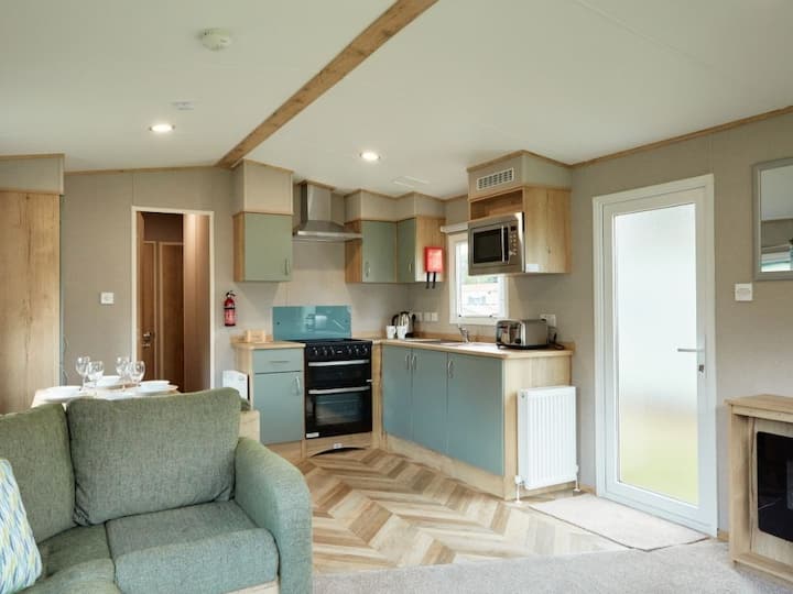 Silver 3 Bed Caravan Km126 - Northampton