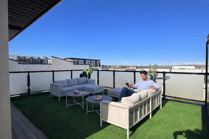 The Elevated Escape 5b W Rooftop, Parking X4, Ac - Calgary