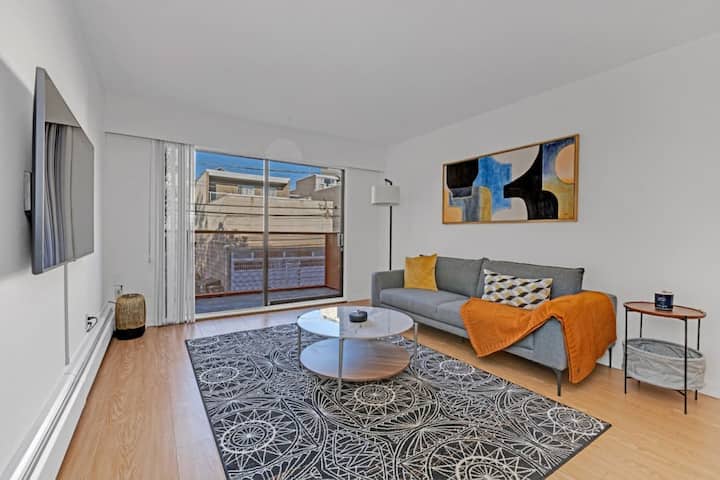 One Bedroom Suite W/ Parking : Great Location - Vancouver