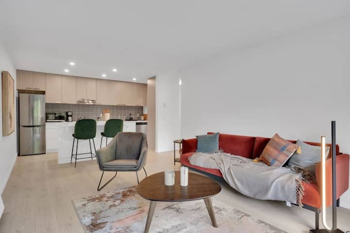 Stunning Kitsilano Apartment - Vancouver