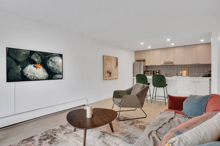 Stunning Kitsilano Apartment - Vancouver