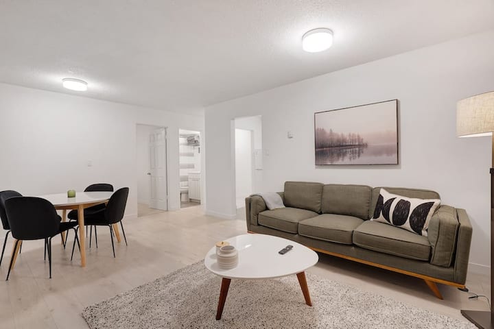 Stylish And Warm Suite Near Kitsilano Beach - Vancouver