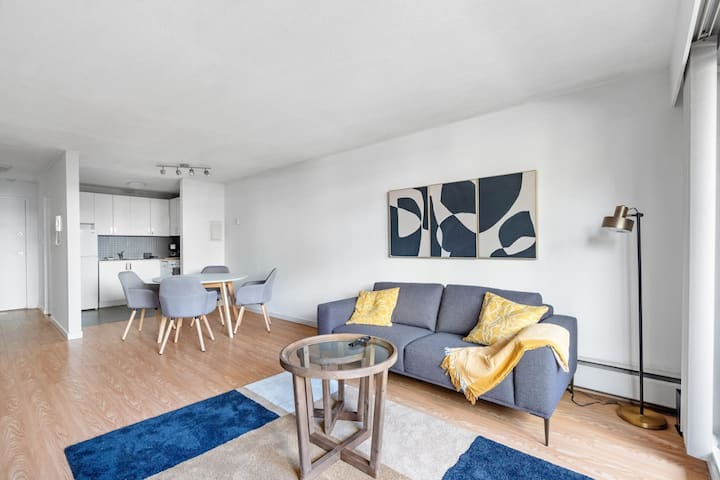 Bright & Comfy Suite: Minutes From The Beach - Vancouver