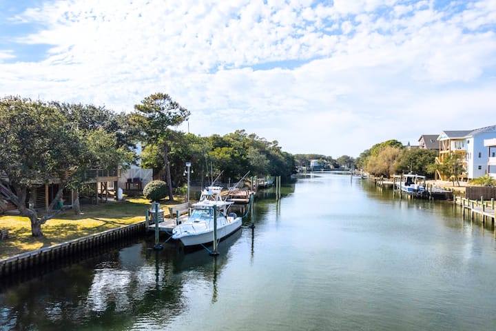 Pescadora: Waterfront Retreat W Private Dock - Buxton, NC