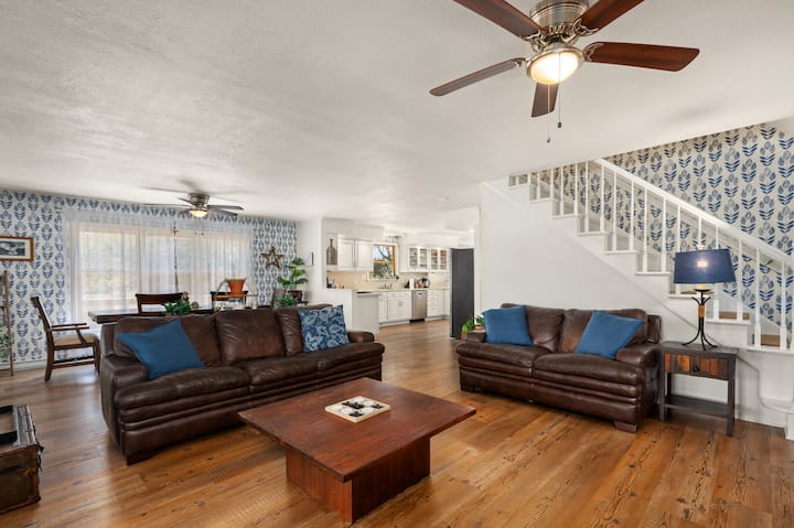 Canal-front Family Retreat In Frisco - Frisco, NC